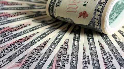 BCU exigirá advertir de forma destacada sobre riesgos del dólar